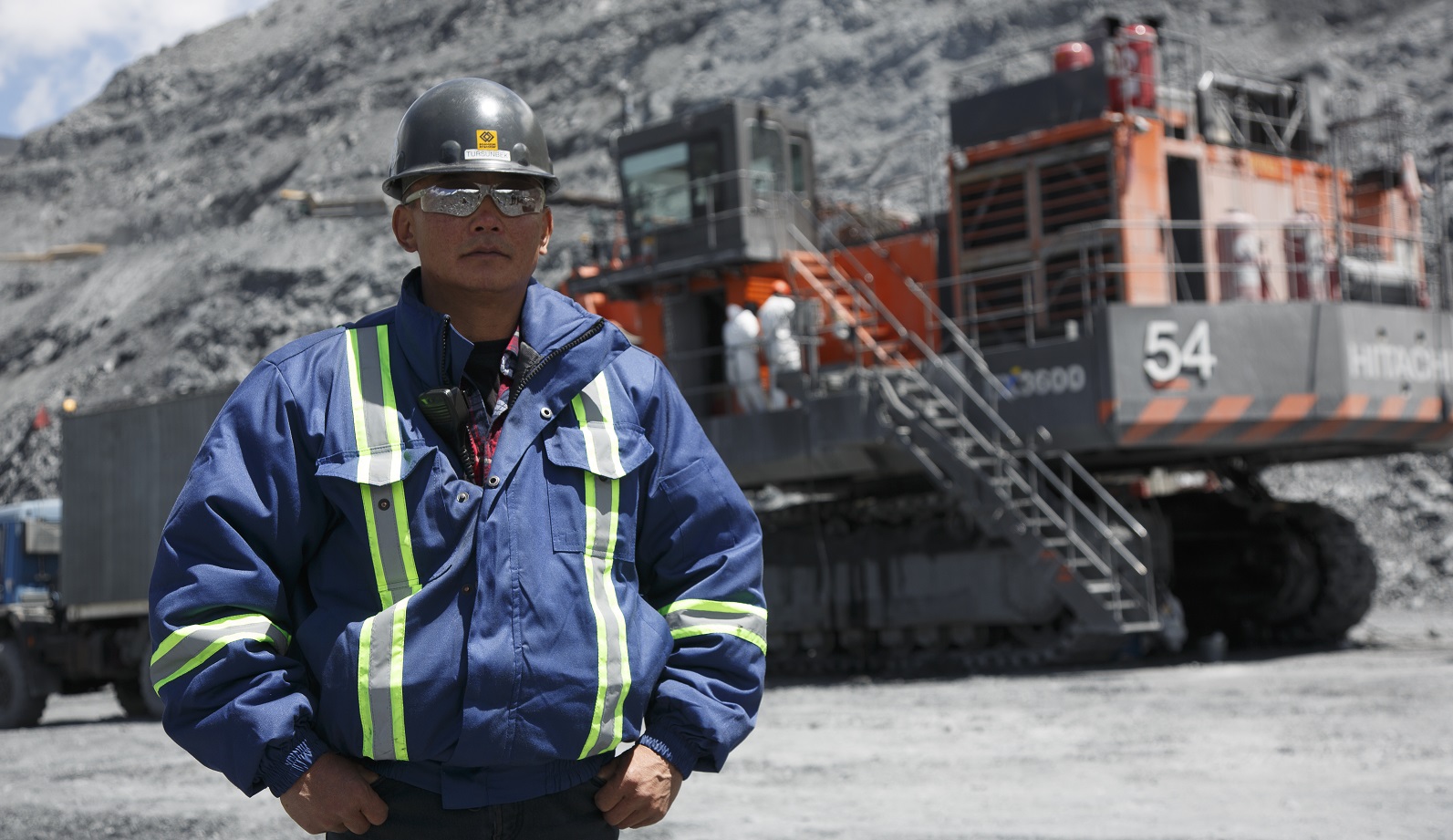 Экскаватор Hitachi EX3600-6 – золото Кумтора - Hitachi Construction ...